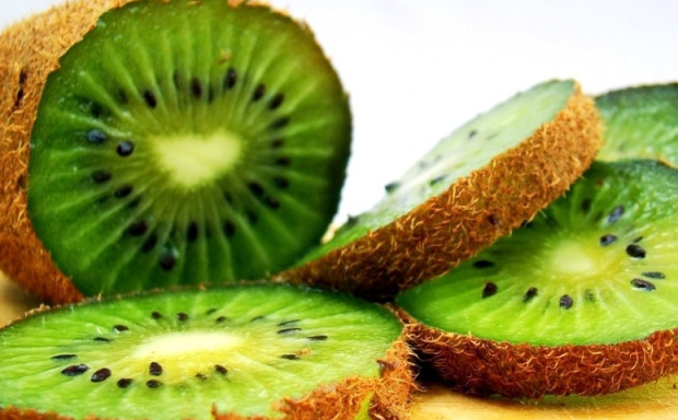 How to Wash Kiwi Fruit Properly (So It's Safe to Eat)