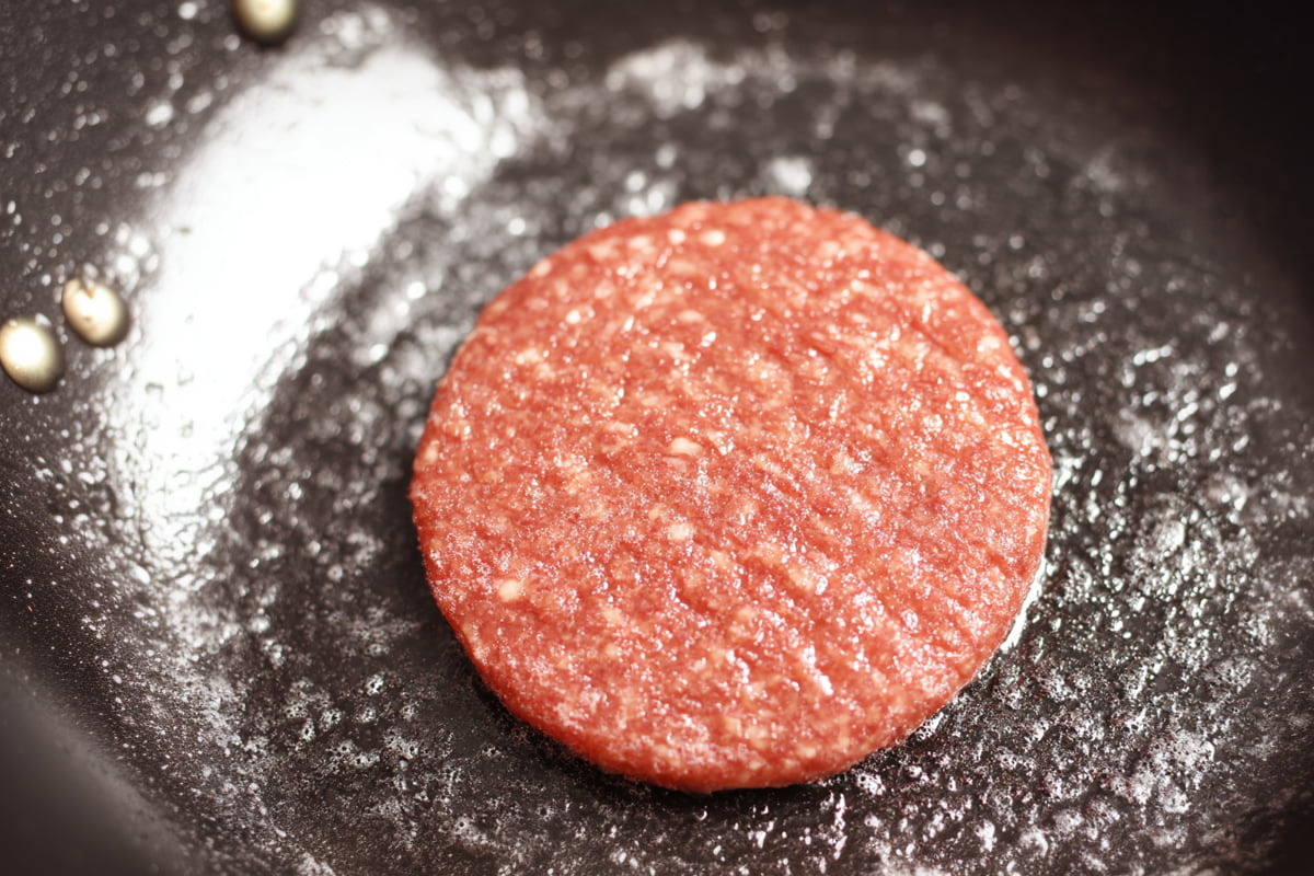 How to Separate Frozen Burgers Safely (No Knife Needed)