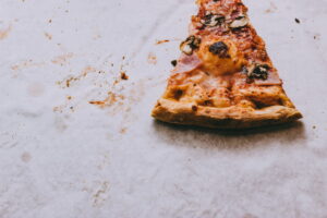 The Ultimate Pizza Size Guide (Slices, Inches & Servings)